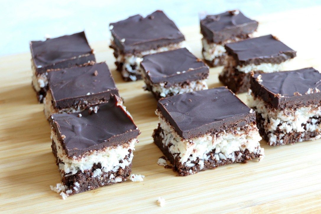 Mounds Cake - cooking art